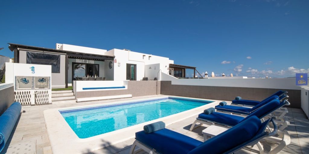 SBHV404 Joelle – Playa Blanca with Fantastic Views with Air Con – Sun ...