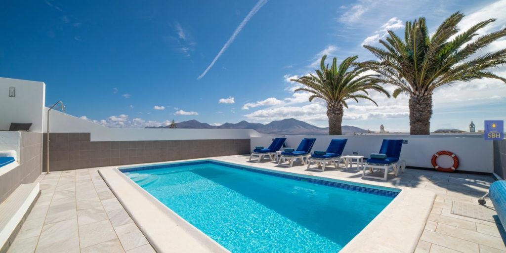 SBHV404 Joelle – Playa Blanca with Fantastic Views with Air Con – Sun ...
