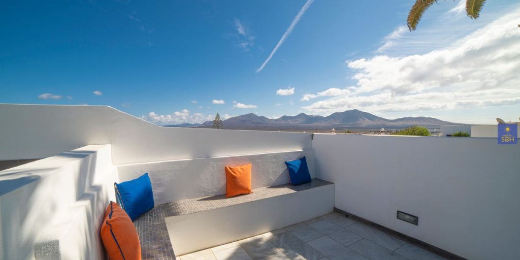 SBHV404 Joelle – Playa Blanca with Fantastic Views with Air Con – Sun ...