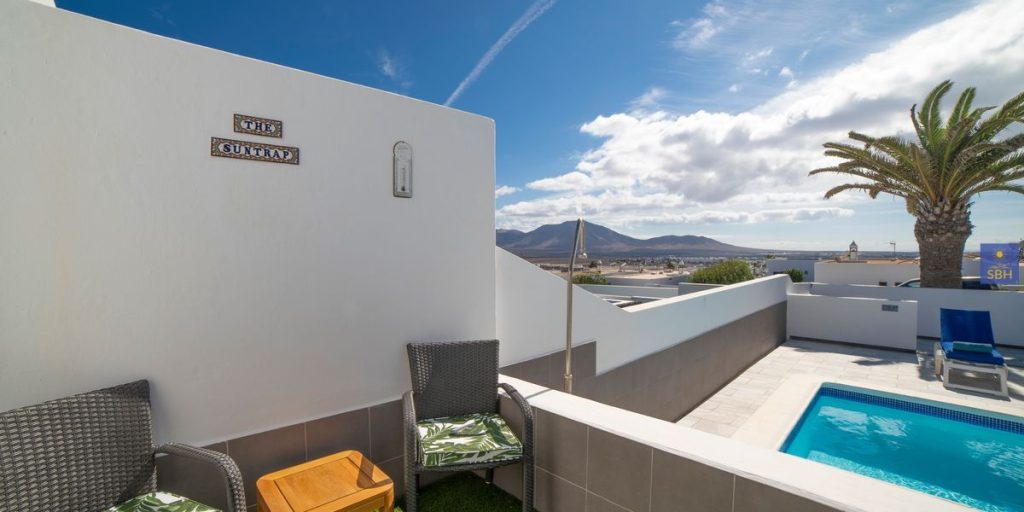 SBHV404 Joelle – Playa Blanca with Fantastic Views with Air Con – Sun ...